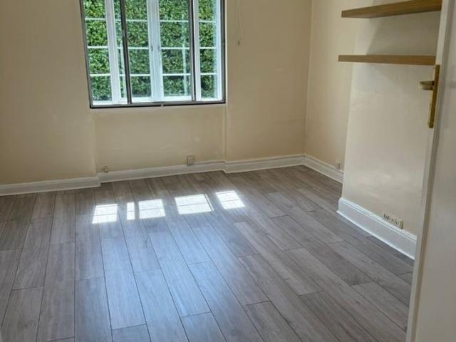 2 Bed Flat, Clive Lodge, NW4