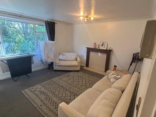 2 Bed Flat, Colley Drive, S5