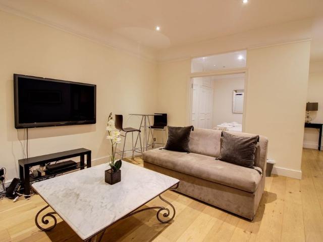 2 Bed Flat, Collingham Road, SW5