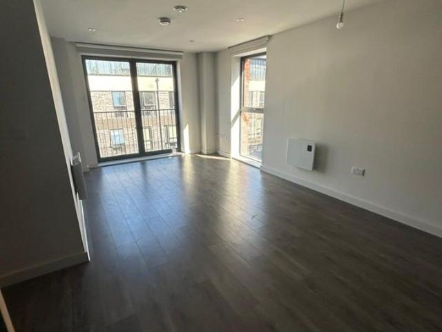 2 Bed Flat, Commerce Quay, M5