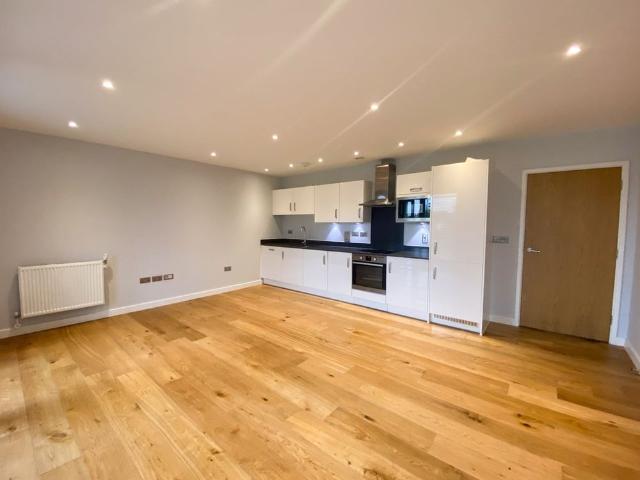 2 Bed Flat, Commerell Street, SE10