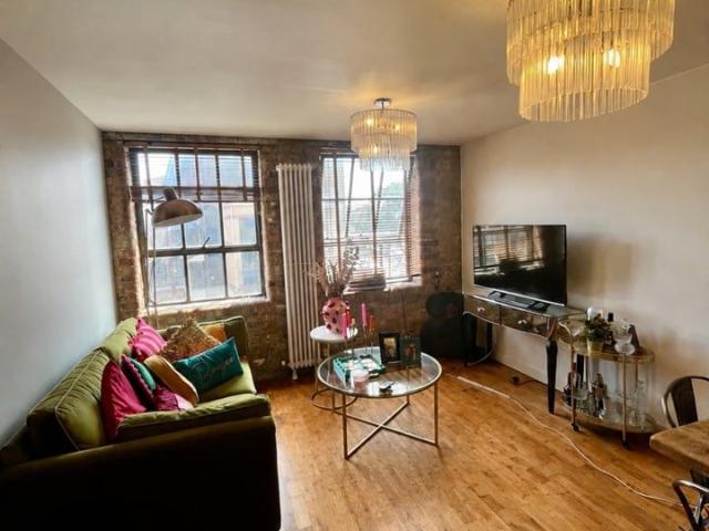 2 Bed Flat, Connaught Works, E3