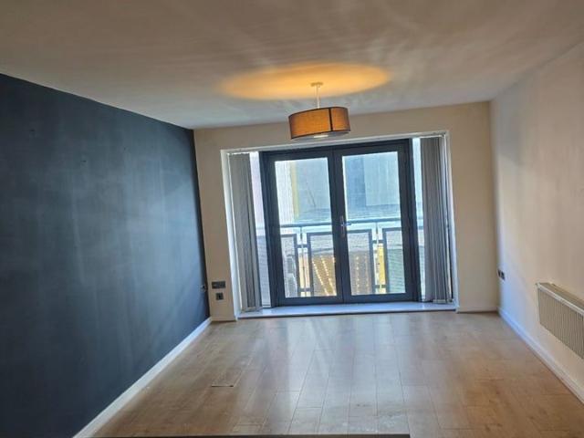 2 Bed Flat, Concert Street, L1