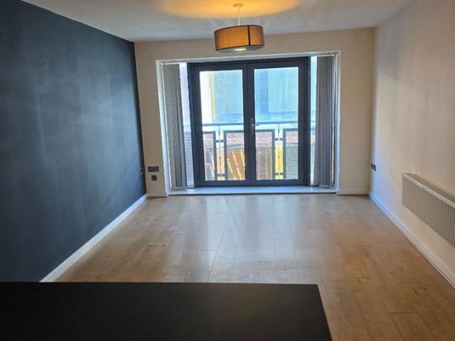 2 Bed Flat, Concert Street, L1