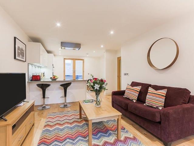 2 Bed Flat, Copperbox Apartments, SE1