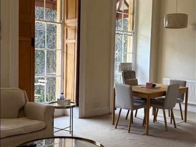 2 Bed Flat, Cornwallis Cres, BS8
