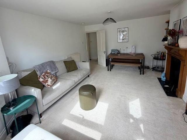 2 Bed Flat, Cotham Brow, BS6