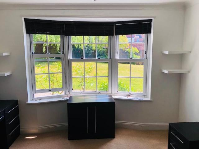 2 Bed Flat, Cottenham Park Road, SW20