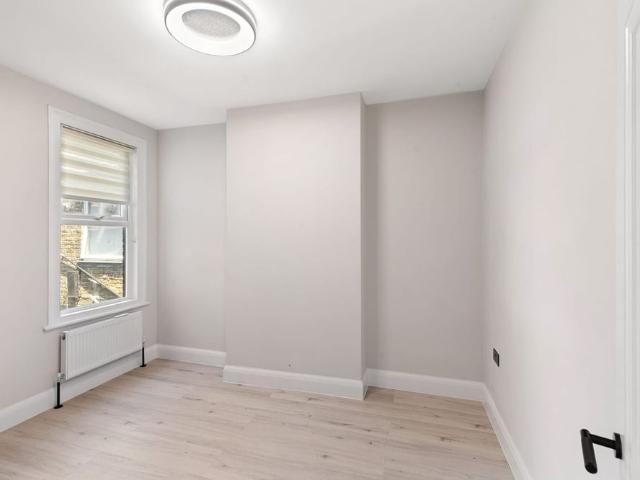 2 Bed Flat, Cranbrook Road, CR7