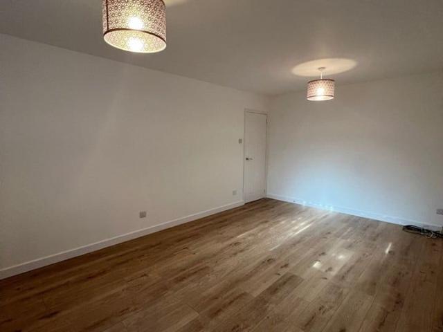 2 Bed Flat, Craig Park, AB12
