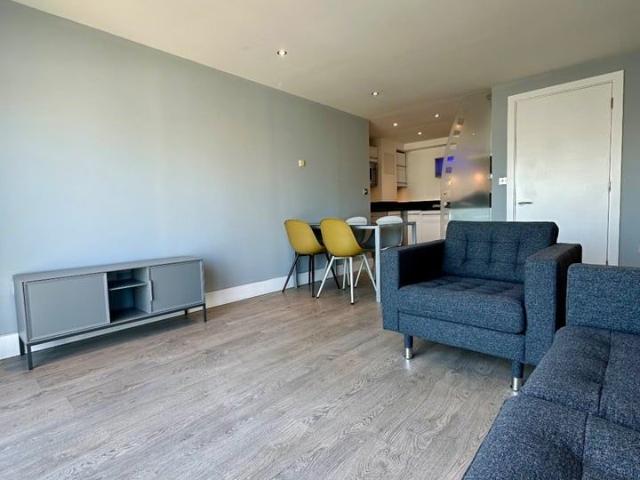 2 Bed Flat, Crews Street, E14