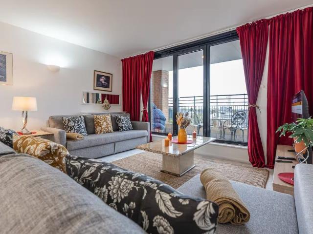 2 Bed Flat, Cromwell Road, SW7