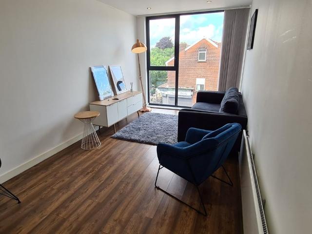 2 Bed Flat, Crossbank House, M7
