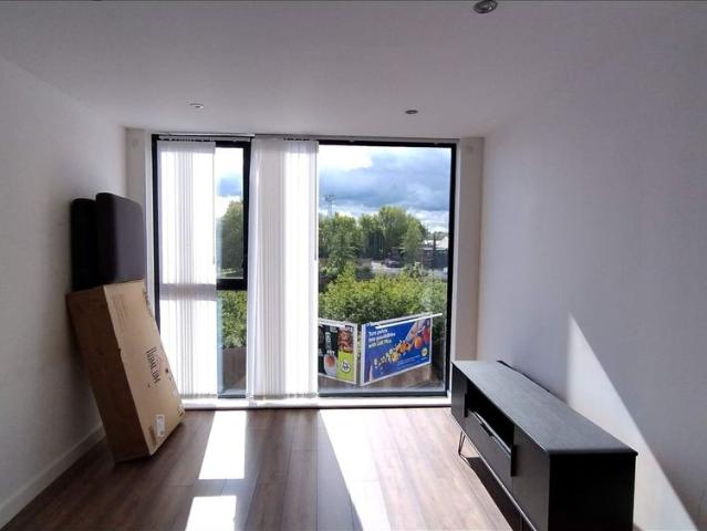 2 Bed Flat, Crossbank House, M7
