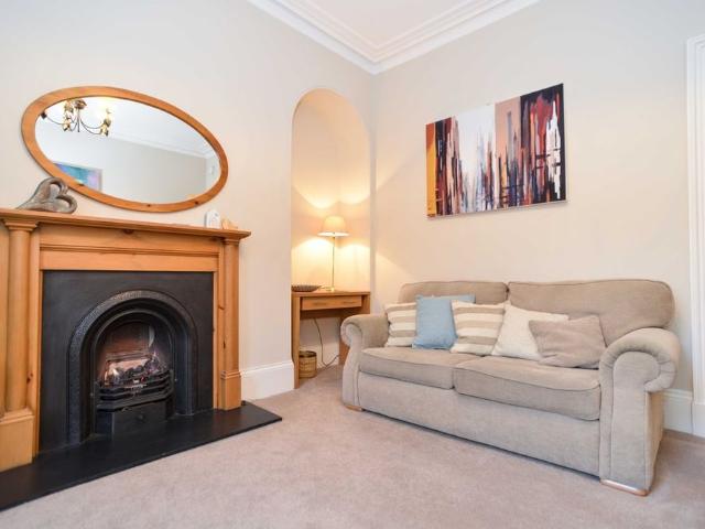 2 Bed Flat, Crown Street, AB11