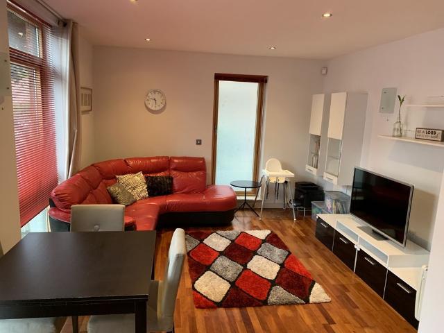 2 Bed Flat, Crown Street, RG1