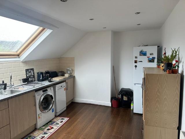 2 Bed Flat, Croxteth Road, L8