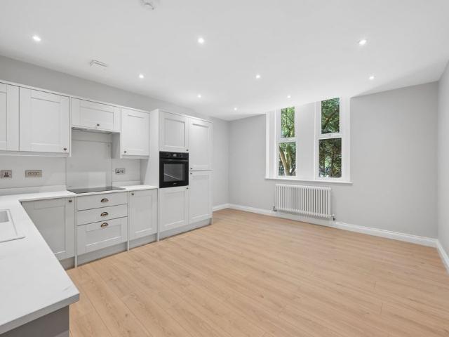 2 Bed Flat, Croxteth Road, L8