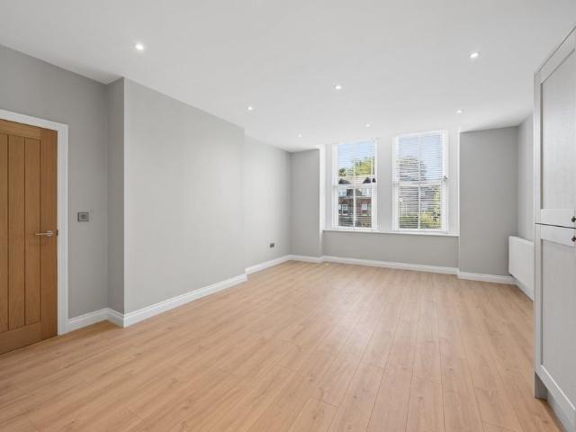 2 Bed Flat, Croxteth Road, L8
