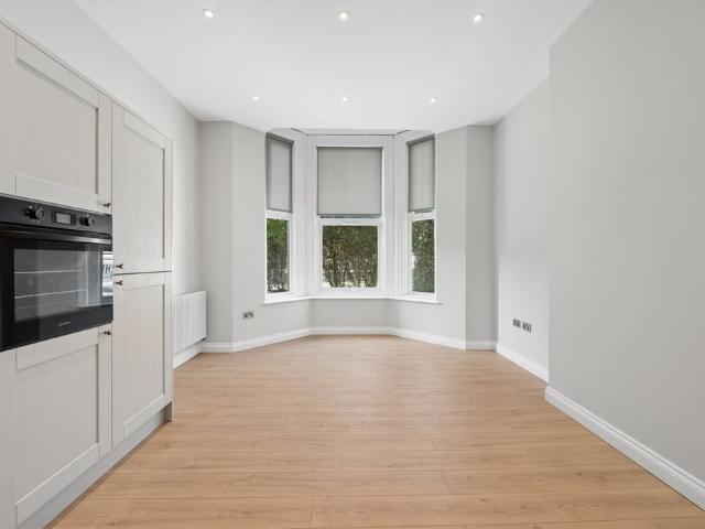 2 Bed Flat, Croxteth Road, L8