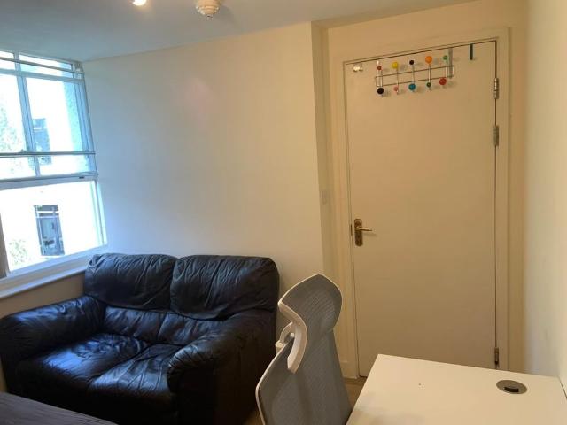 2 Bed Flat, Crusader House, BS1