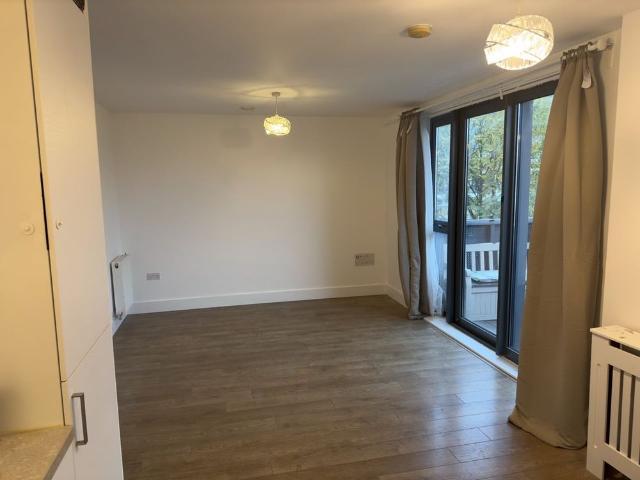 2 Bed Flat, Duckett Street, E1