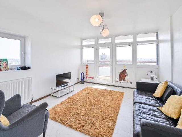 2 Bed Flat, Dunedin House, E16