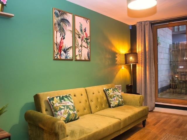 2 Bed Flat, Dyche Street, M4
