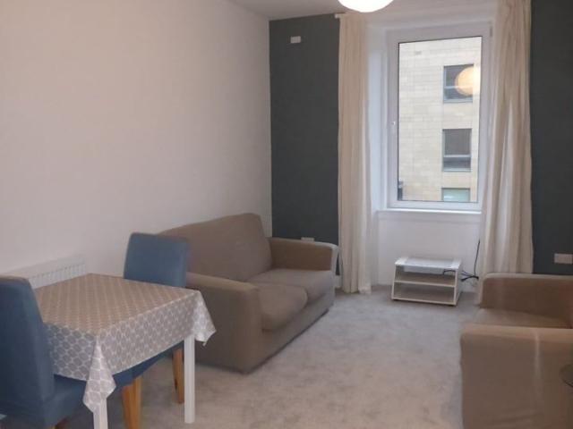 2 Bed Flat, Dalgety Road, EH7