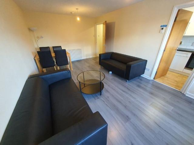 2 Bed Flat, Dalhousie Court, G4