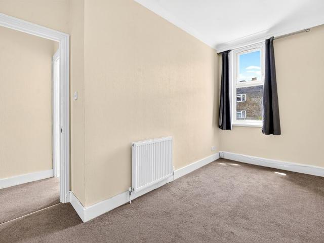 2 Bed Flat, Dalton St, SE27