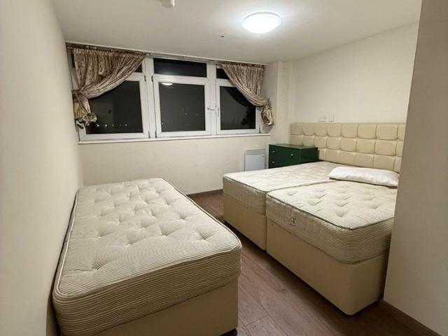 2 Bed Flat, Daniel House, L20