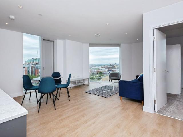 2 Bed Flat, Dantzic Street, M4
