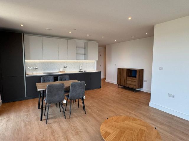 2 Bed Flat, Dantzic Street, M4