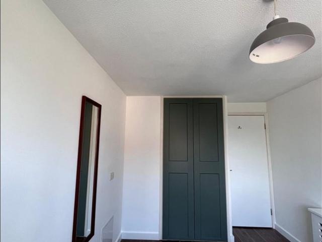 2 Bed Flat, Deanery Close, N2