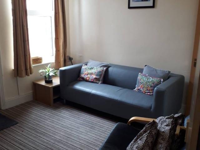 2 Bed Flat, Denham Road, S11