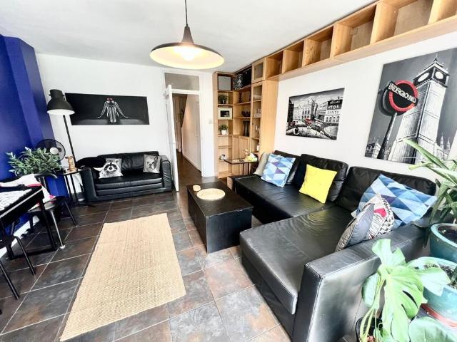 2 Bed Flat, Doric Way, NW1