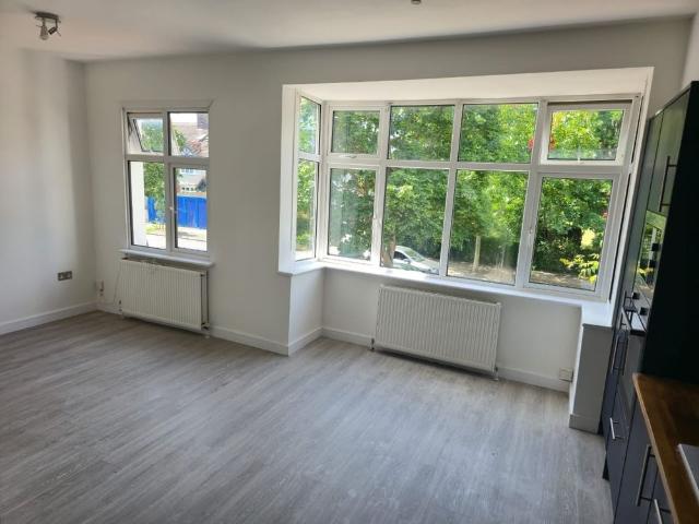 2 Bed Flat, Dorset Road, SW19