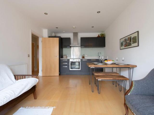 2 Bed Flat, Downham Wharf, N1