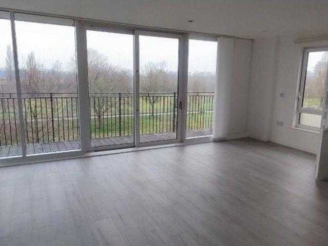 2 Bed Flat, Dowding Drive, SE9