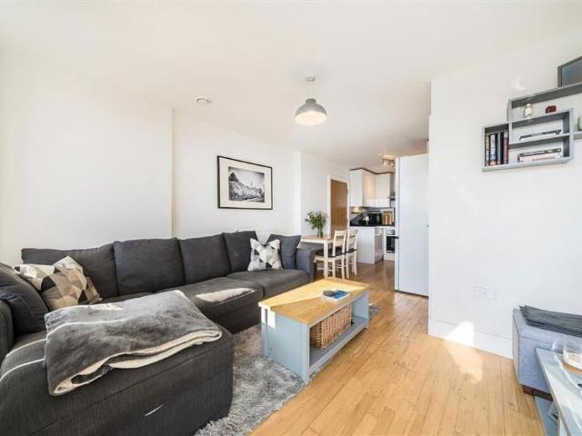 2 Bed Flat, Dowells Street, SE10