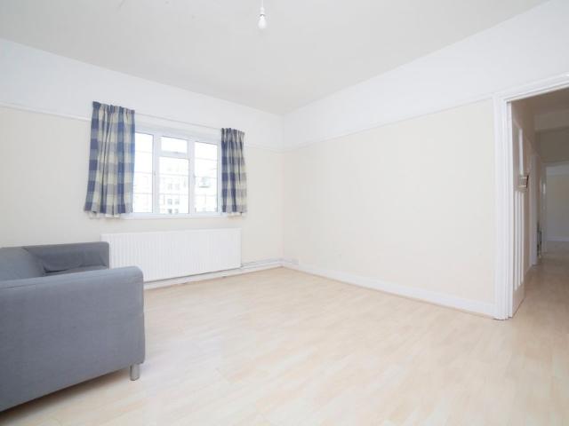 2 Bed Flat, Dover Court, SE10