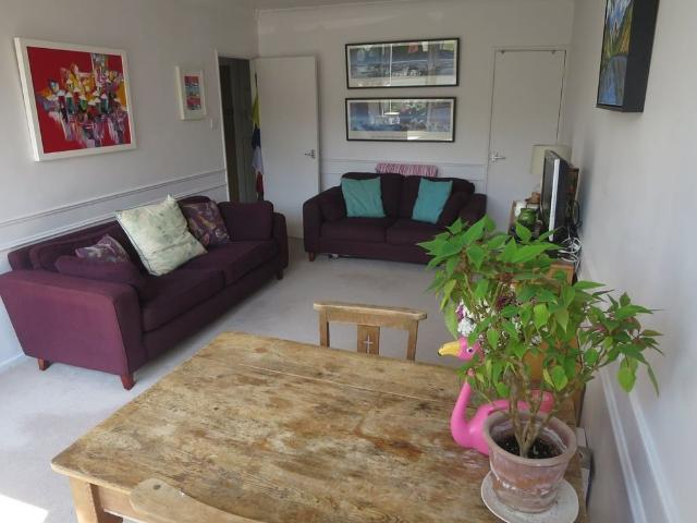 2 Bed Flat, Ethelburga Tower, SW11