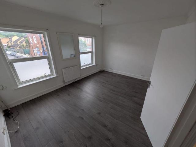 2 Bed Flat, Evelina Road, SE15