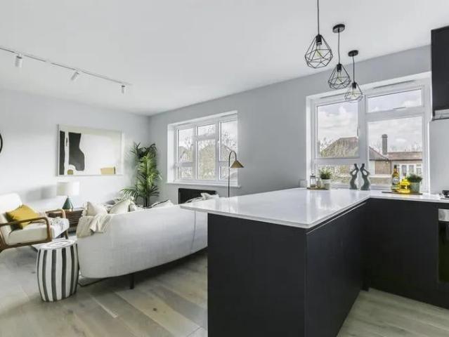 2 Bed Flat, Ealing, W5