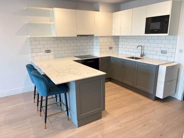 2 Bed Flat, Ealing Broadway, W5
