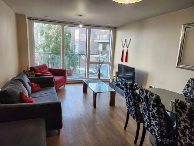 2 Bed Flat, Ealing Road, TW8