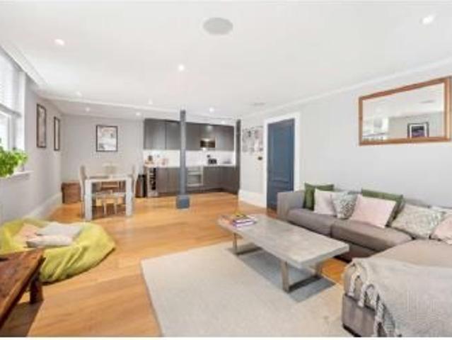 2 Bed Flat, East Hill, SW18