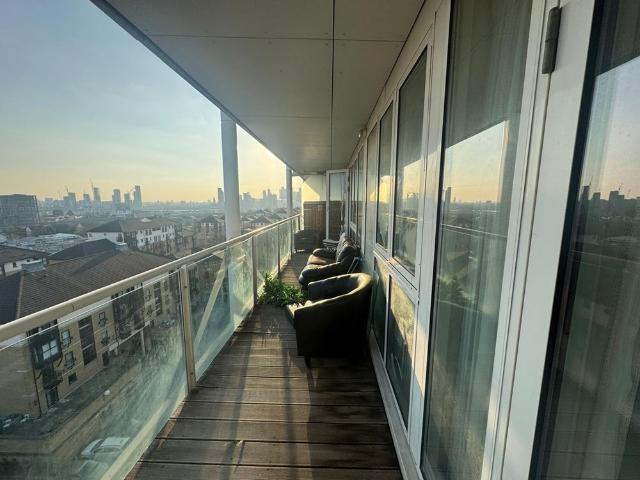2 Bed Flat, Eastern Quay Apartments, E16