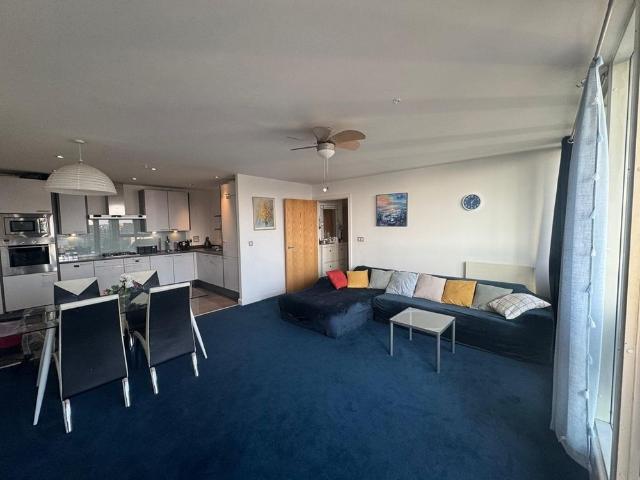 2 Bed Flat, Eastern Quay Apartments, E16